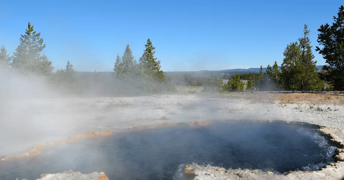 Yellowstone's Midway Pool: A Natural Marvel