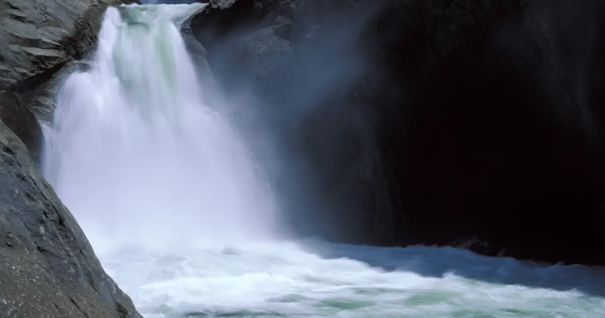 Roaring River Falls: A Natural Wonder to Discover