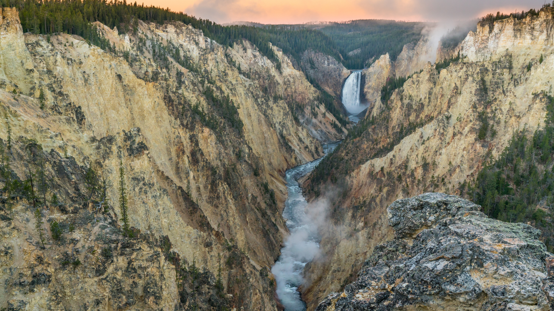 A Nature Journey: Yellowstone's Lower Loop Odyssey