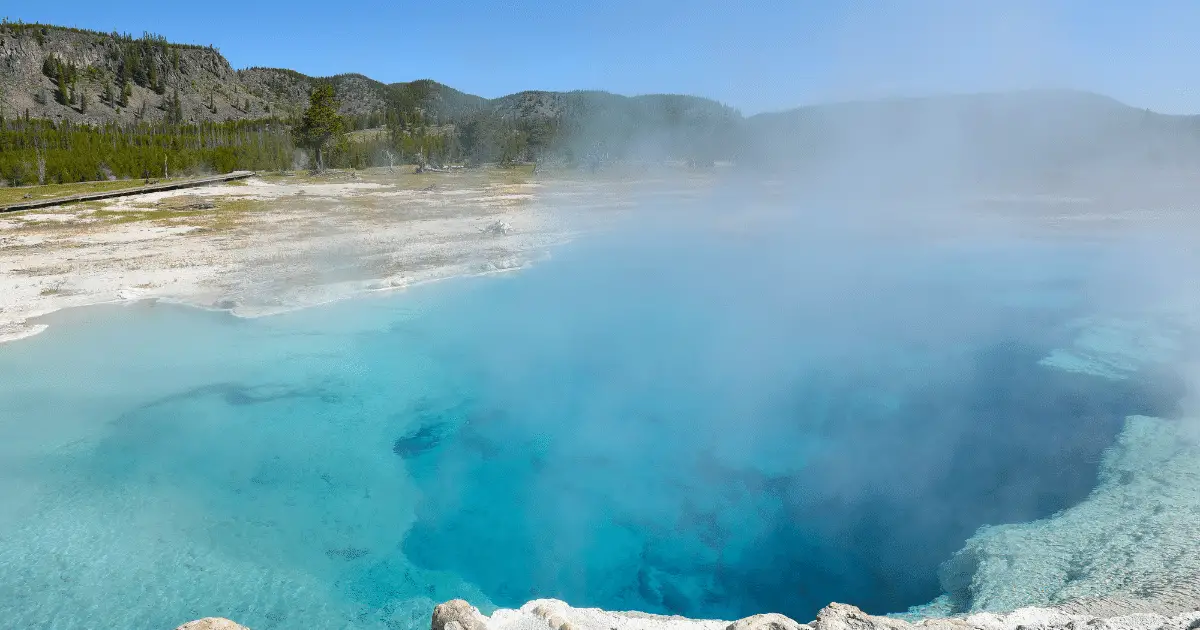 Discovering the Beauty of Sapphire Pool Yellowstone